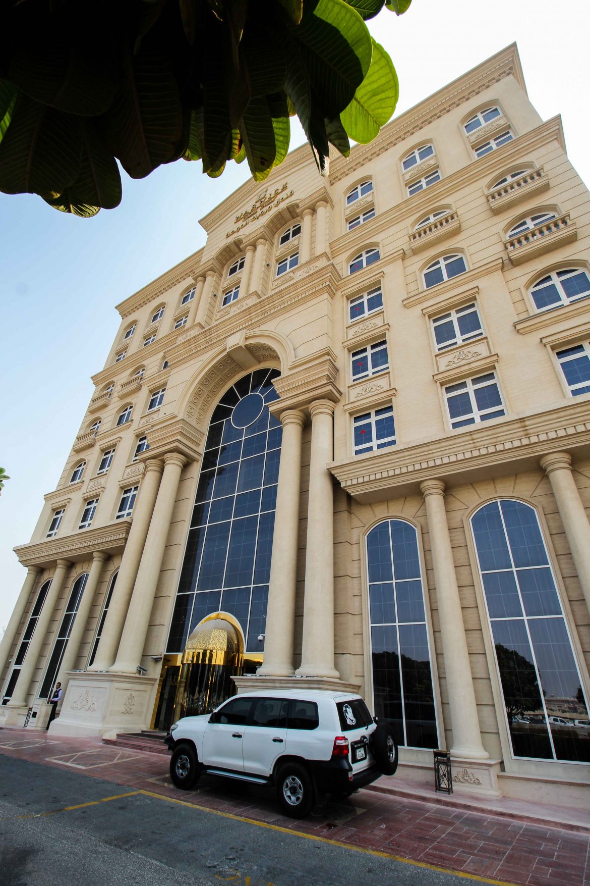Warwick Doha Hotel: Juwel in der Wüste Katars - BrinisFashionBook